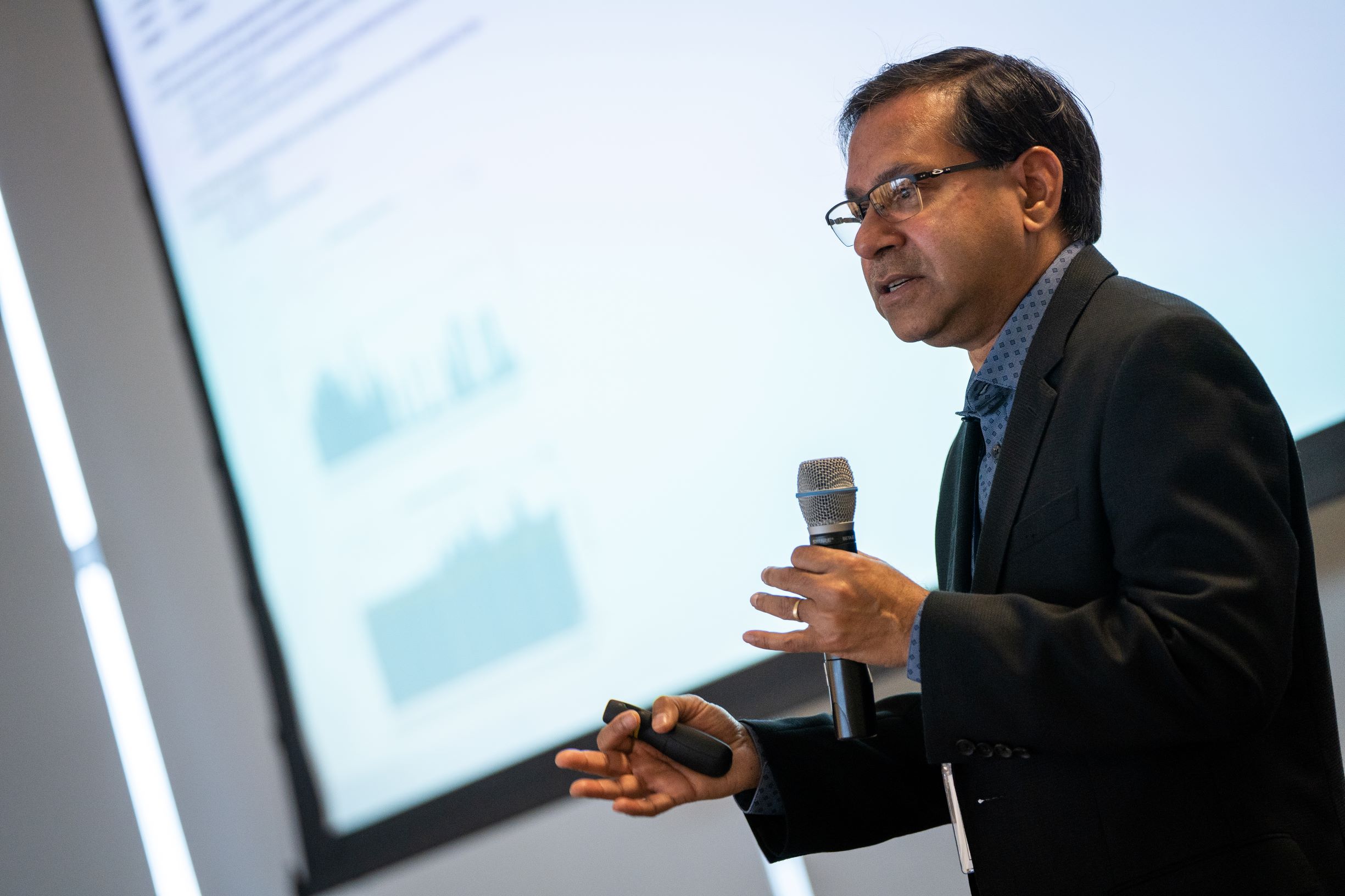 People | Center for Wireless Communications